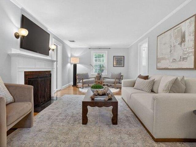 house with 3 bedroom, Wellesley MA ES104262911