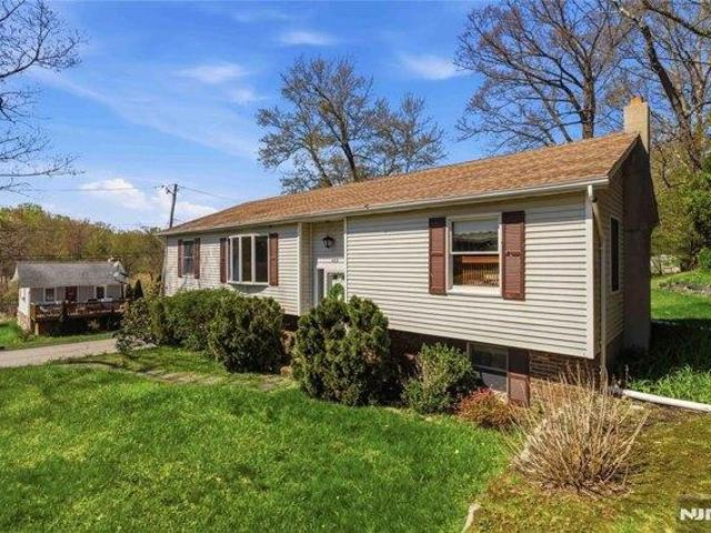 house with 3 bedroom, West Milford NJ DS102723851