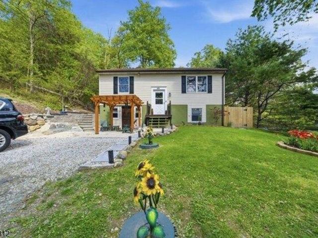 house with 3 bedroom, West Milford NJ ES103665066