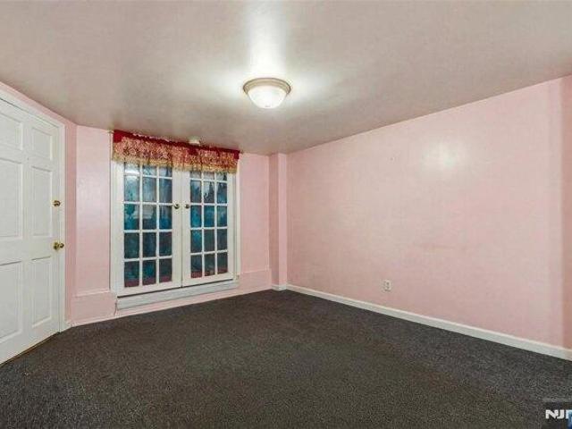 house with 3 bedroom, West New York NJ ES104150961