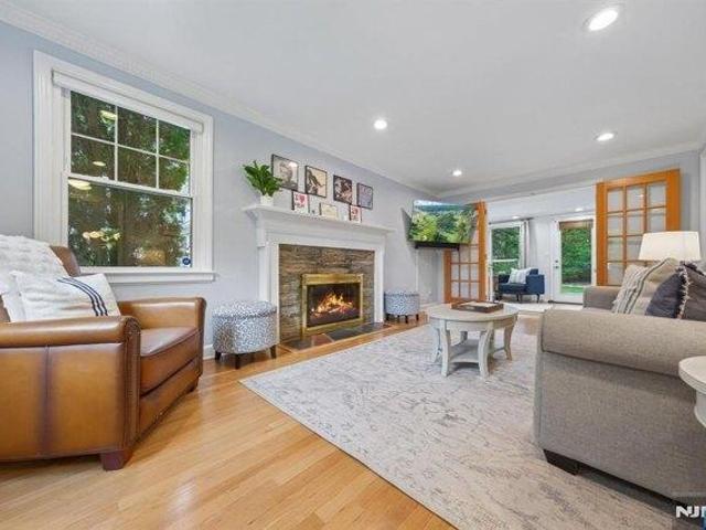 house with 3 bedroom, West Orange NJ DLS102584786