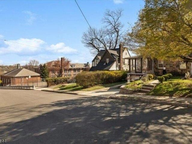 house with 3 bedroom, West Orange NJ DS104409356