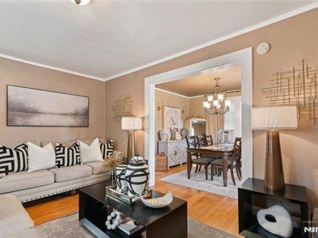 house with 3 bedroom, West Orange NJ ES104920950