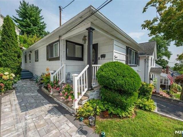 house with 3 bedroom, West Orange NJ ES105159230