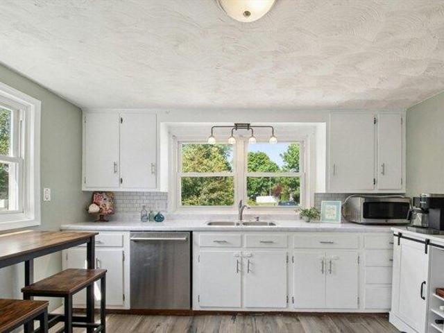 house with 3 bedroom, West Bridgewater MA ES104605923