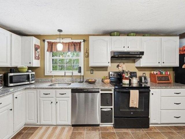 house with 3 bedroom, West Brookfield MA ES102826166