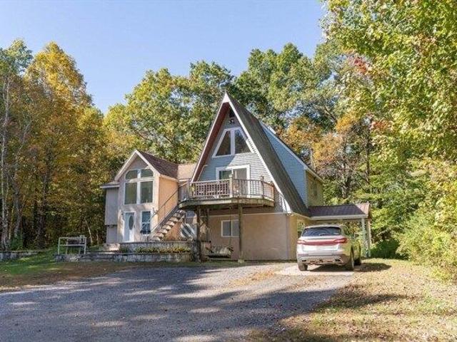 house with 3 bedroom, West Brookfield MA ES104834922
