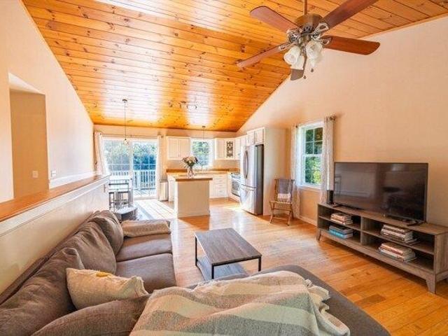 house with 3 bedroom, West Brookfield MA ES105060803