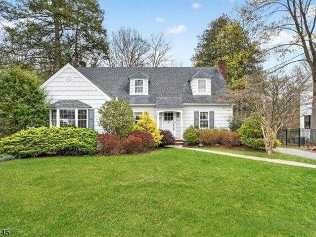 house with 3 bedroom, West Caldwell NJ DLS101783761