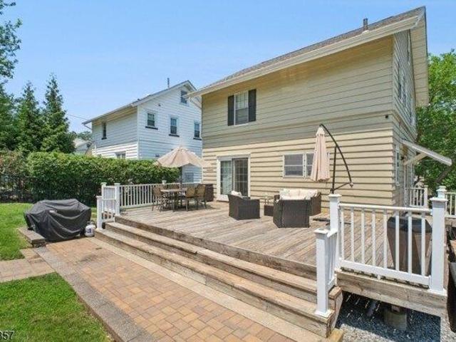 house with 3 bedroom, West Caldwell NJ ES104351095