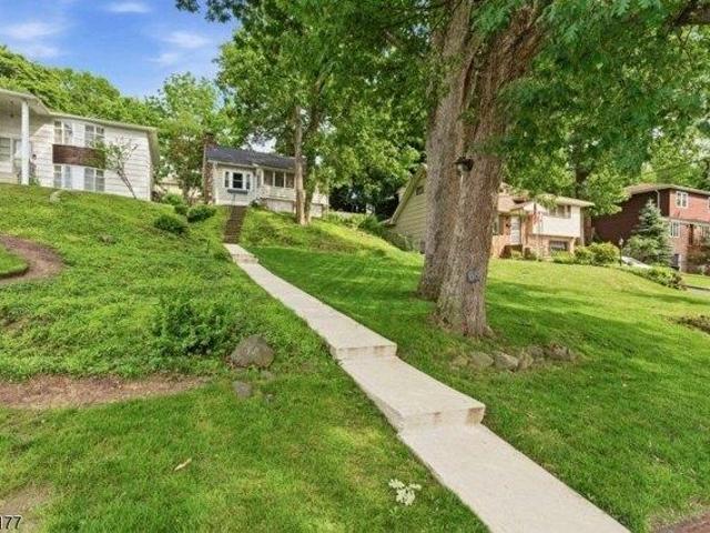 house with 3 bedroom, West Caldwell NJ ES105159671