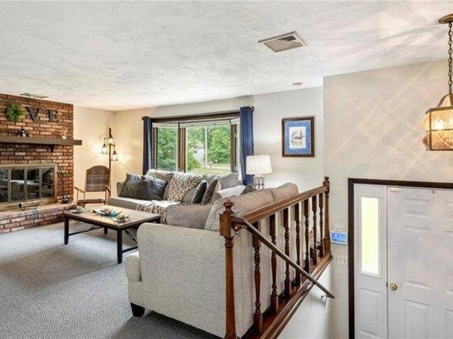 house with 3 bedroom, West Greenwich RI ES104920116