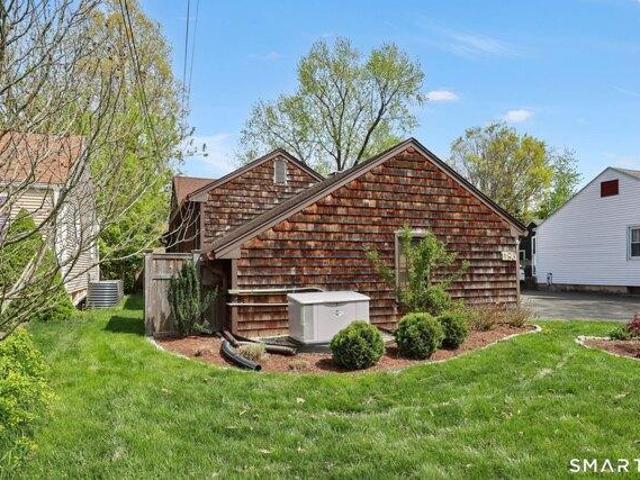 house with 3 bedroom, West Hartford CT DLS102283269