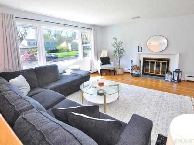 house with 3 bedroom, West Hartford CT DLS102586106