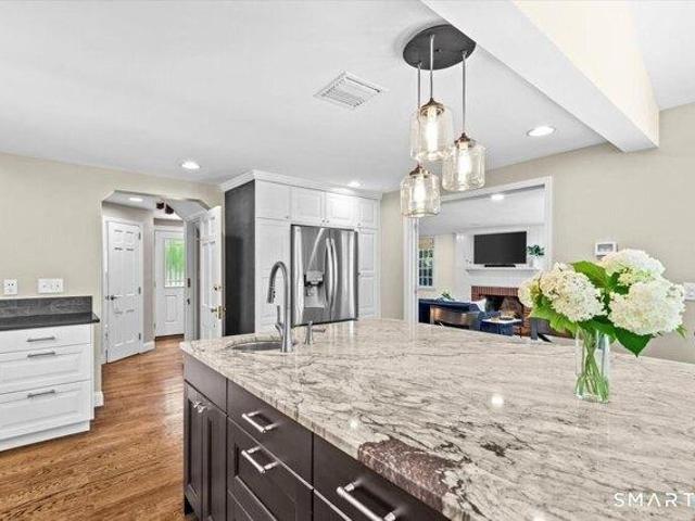 house with 3 bedroom, West Hartford CT DS104232403