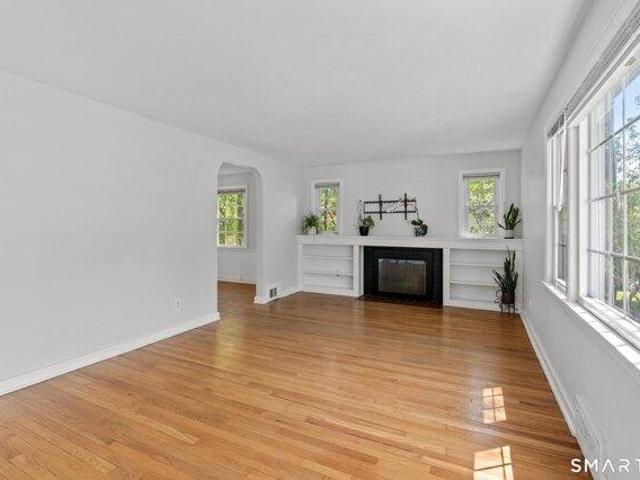 house with 3 bedroom, West Hartford CT DS102211533