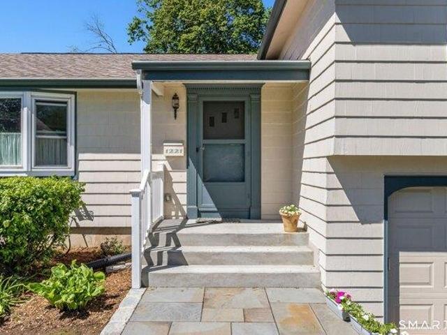 house with 3 bedroom, West Hartford CT DS102562859