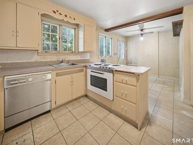 house with 3 bedroom, West Hartford CT DS103666819