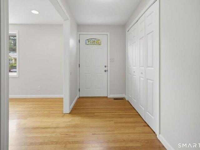 house with 3 bedroom, West Hartford CT DS103931376
