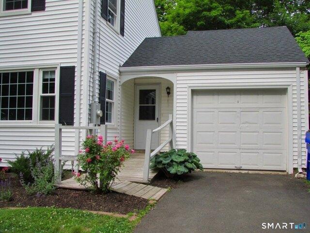 house with 3 bedroom, West Hartford CT ES104077140