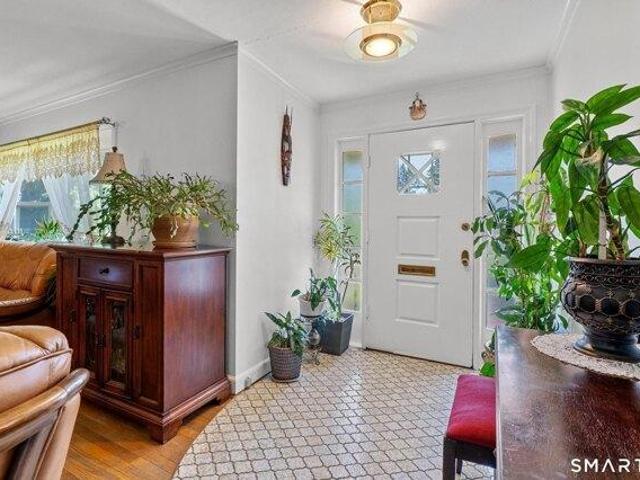 house with 3 bedroom, West Hartford CT ES104149108