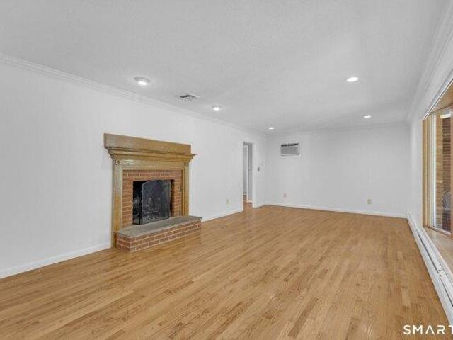 house with 3 bedroom, West Hartford CT ES104298783