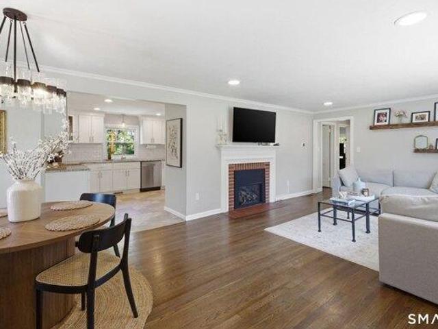 house with 3 bedroom, West Hartford CT ES104375006