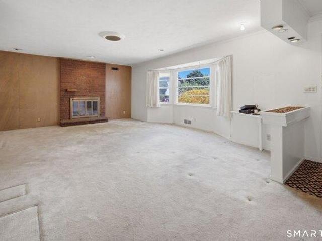 house with 3 bedroom, West Hartford CT ES104408375