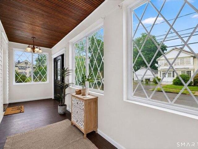house with 3 bedroom, West Hartford CT ES104759701
