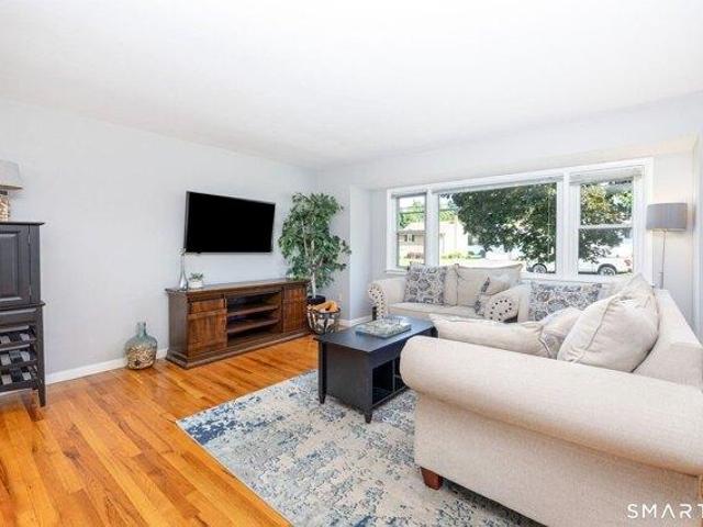 house with 3 bedroom, West Hartford CT ES105115150