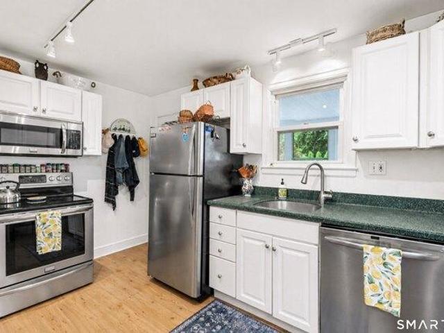 house with 3 bedroom, West Hartford CT ES105116642