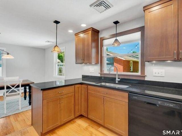 house with 3 bedroom, West Hartford CT ES105159883