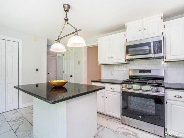 house with 3 bedroom, West Hartford CT ES105175346