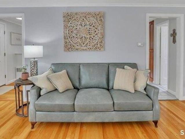 house with 3 bedroom, West Hartford CT ES105173068