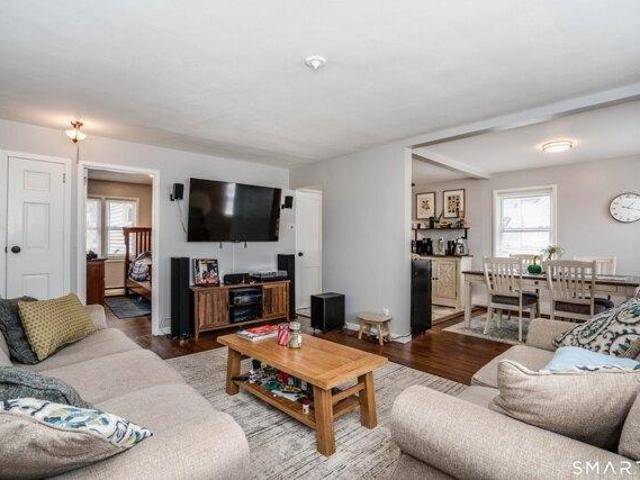house with 3 bedroom, West Hartford CT ES102825025
