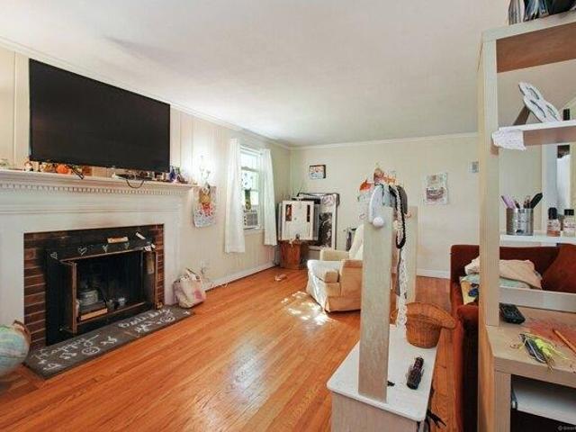 house with 3 bedroom, West Hartford CT ES103100494