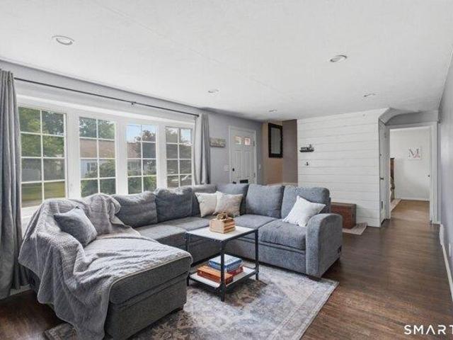 house with 3 bedroom, West Hartford CT ES103436362