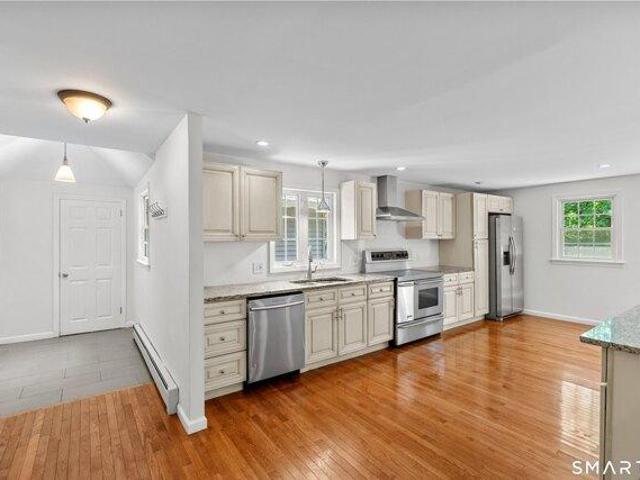 house with 3 bedroom, West Hartford CT ES103967677