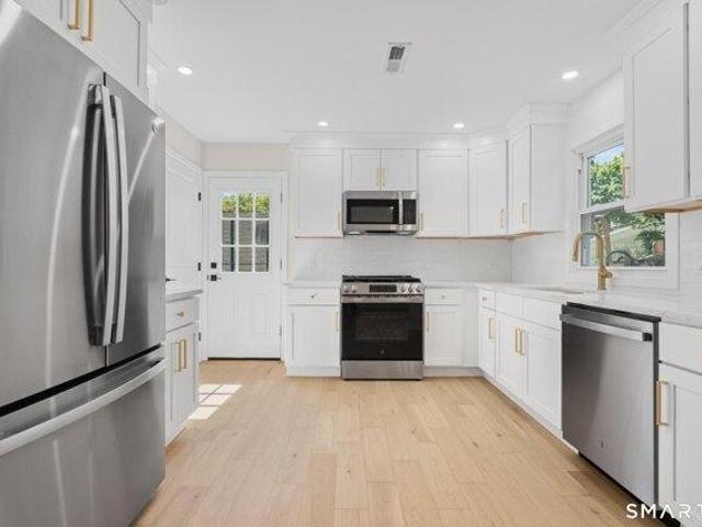 house with 3 bedroom, West Haven CT DS103187282