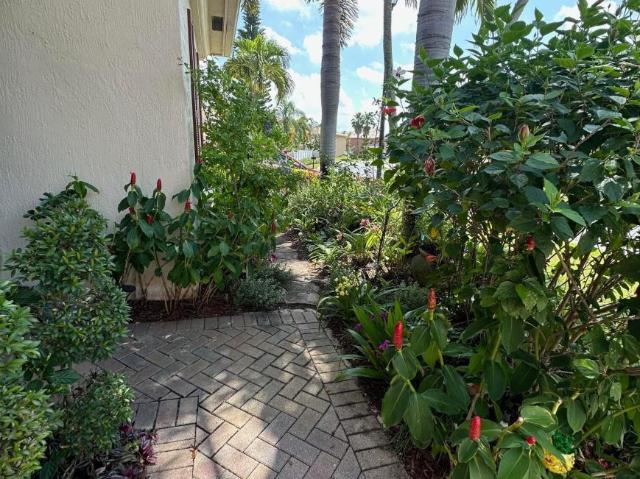 house with 3 bedroom, West Palm Beach FL DS88455308