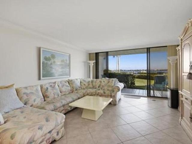 house with 3 bedroom, West Palm Beach FL ES100973055