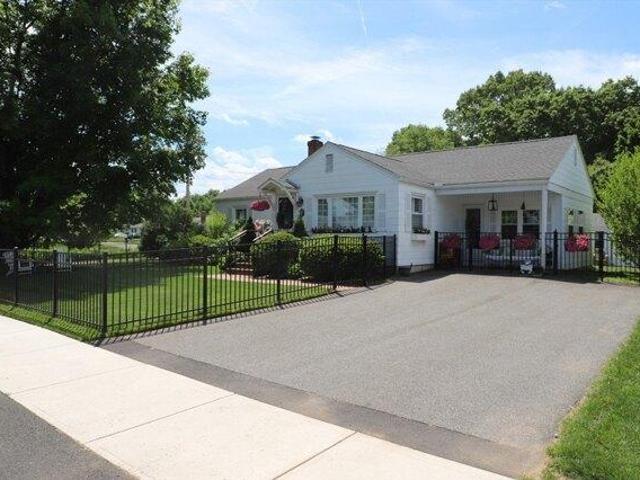 house with 3 bedroom, West Springfield MA DS104299843