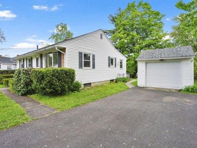 house with 3 bedroom, West Springfield MA DS102960086