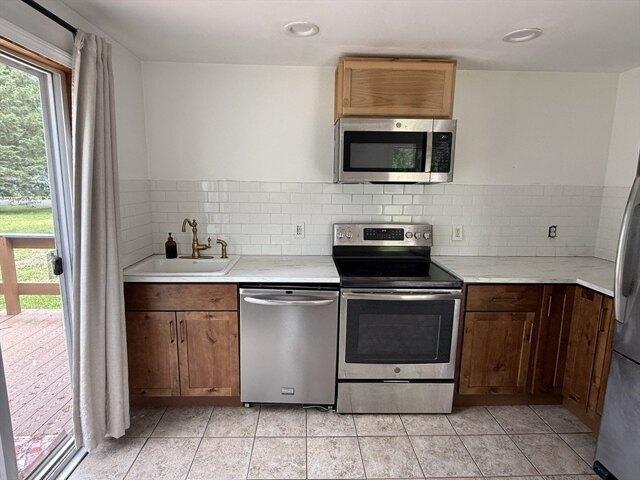 house with 3 bedroom, West Springfield MA ES104188754