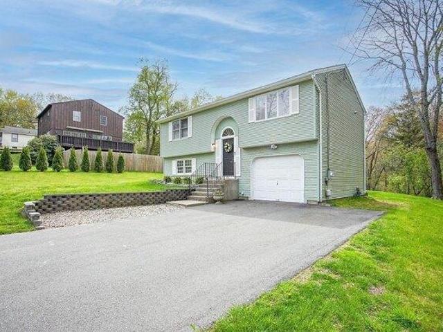 house with 3 bedroom, West Springfield MA ES103158755