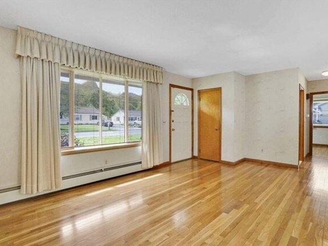 house with 3 bedroom, West Springfield MA ES103223270