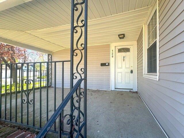 house with 3 bedroom, West Springfield MA ES103443912
