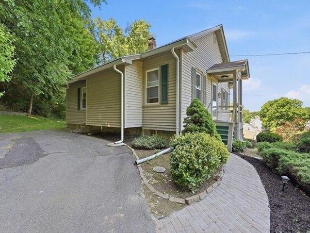 house with 3 bedroom, West Springfield MA ES103666085