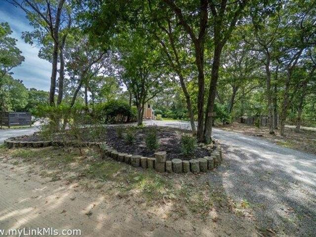 house with 3 bedroom, West Tisbury MA DLS102592151
