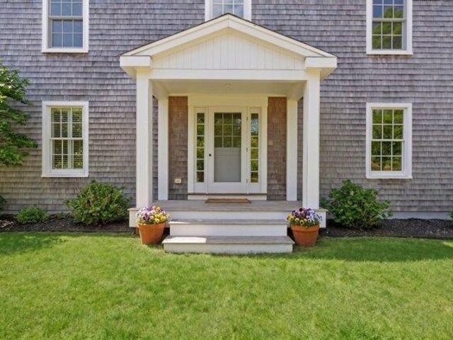 house with 3 bedroom, West Tisbury MA DS102478452